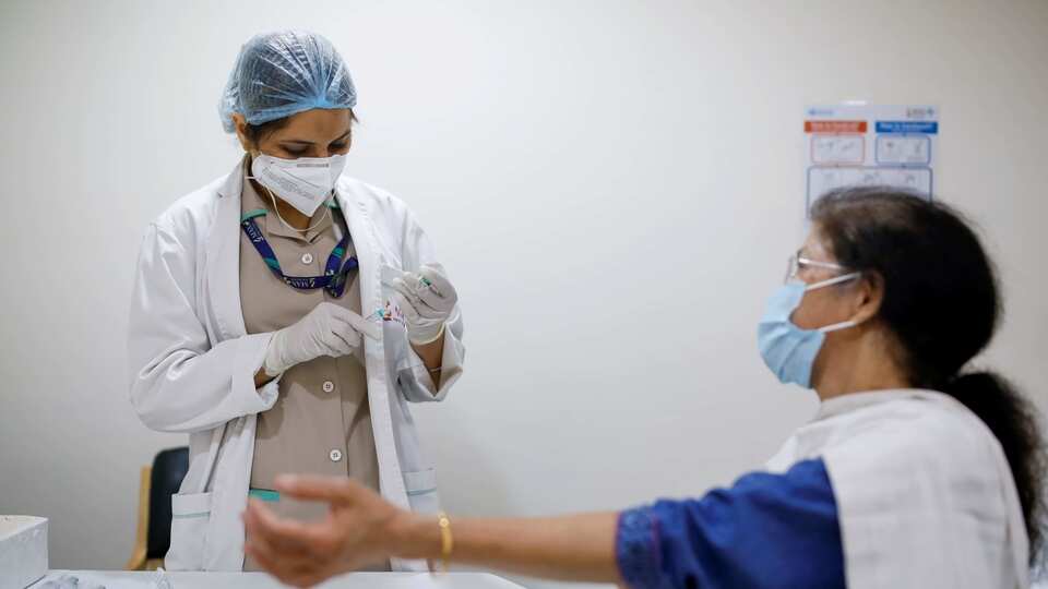 centre-allows-vaccination-for-people-above-45:-check-how-to-register ...