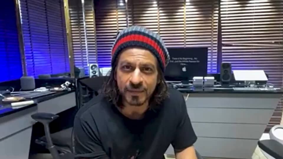 shah-rukh-khan-cheers-for-kkr-despite-loss-against-csk,-fans-say-‘haar ...