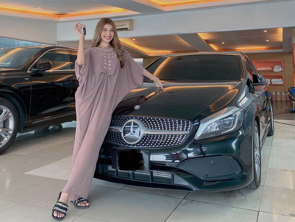 actress-scha-elinnea-denies-having-a-sugar-daddy-after-buying-mercedes ...