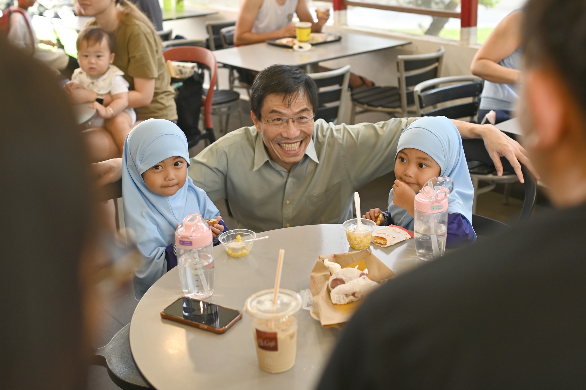 Chee Soon Juan celebrates Chinese New Year with Bukit Batok residents ...