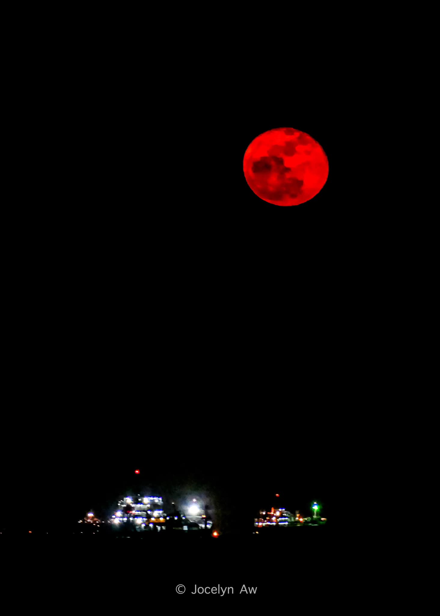 S'pore has a literal 'red moon' a day after blue supermoon - In the Hood