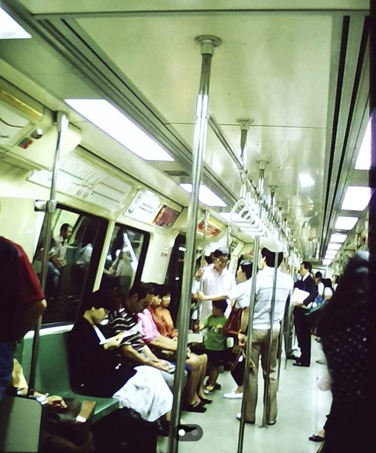 Photo of MRT 30 years apart causes Singaporeans to look back to the ...