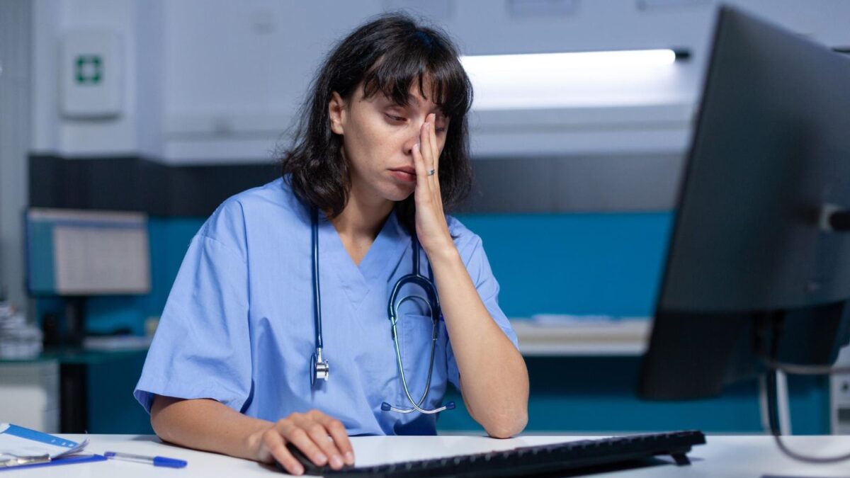 ‘I am 100,000% burnt out’: Healthcare worker shares stress and workload ...