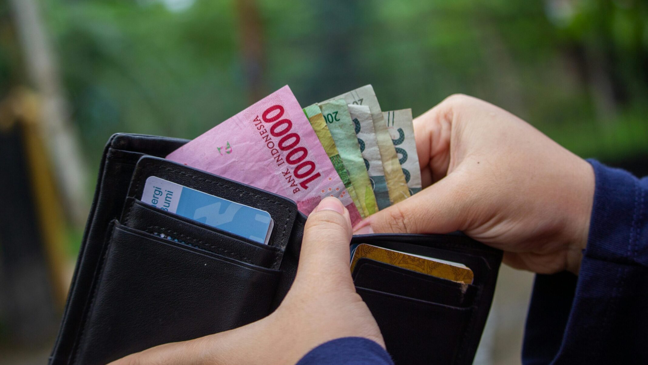 Indonesia's 'buy now, pay later' boom sparks debt crisis; regulators ...