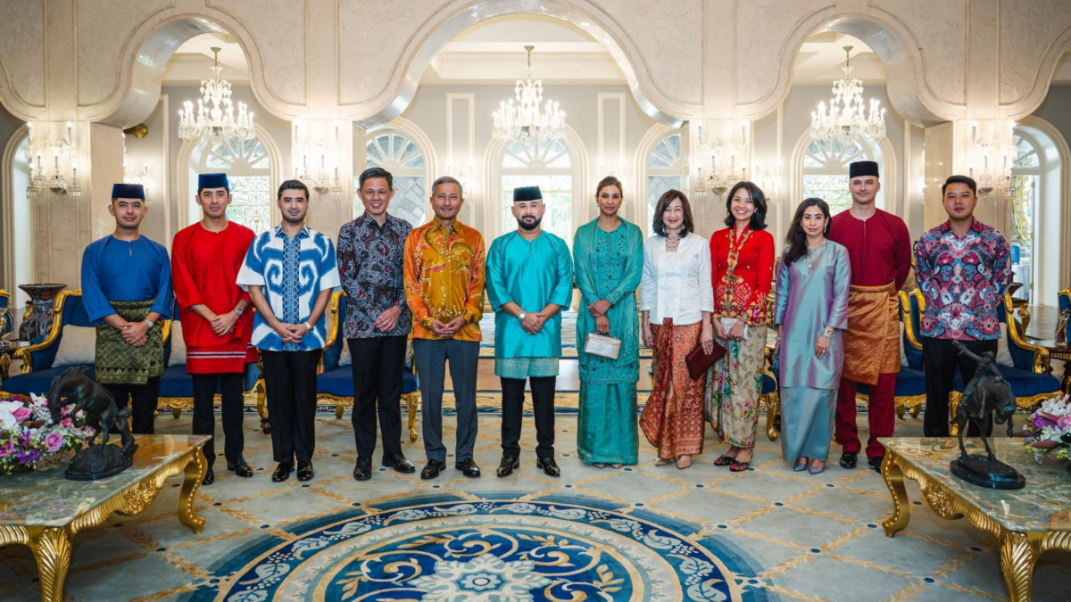 Singapore ministers attend Johor royal Hari Raya open house ...