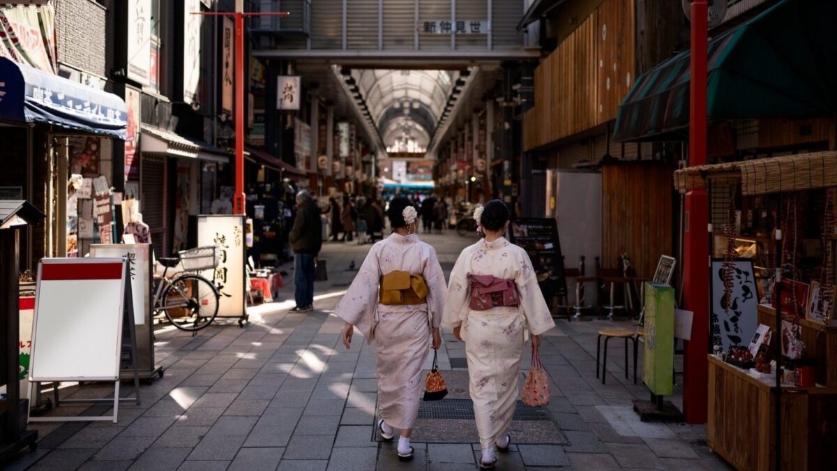Why are Japan’s streets so clean — yet there are no trash cans? - Lifestyle